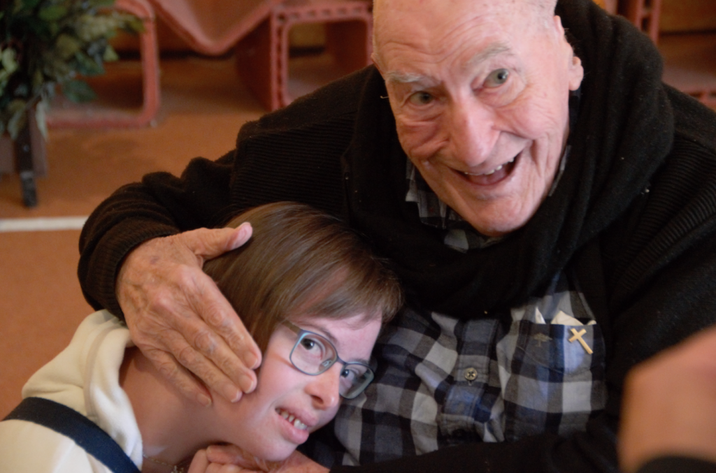 Père Raymond de retour d'une semaine de retraite à Ars - freresjaccard.org